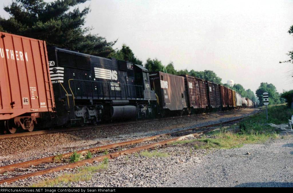 NS 6674 with radio control car